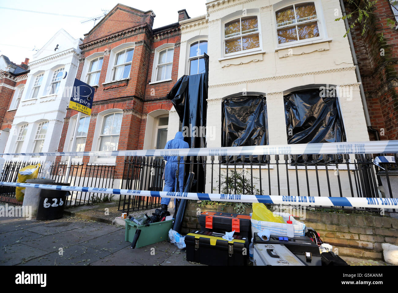 Police at the scene in fulham hi-res stock photography and images - Alamy