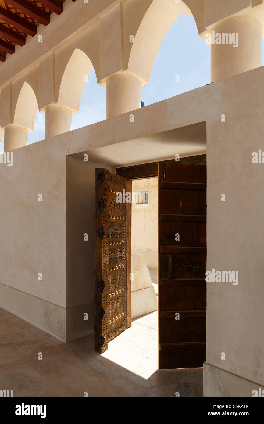 Mosque door colour hi-res stock photography and images - Alamy