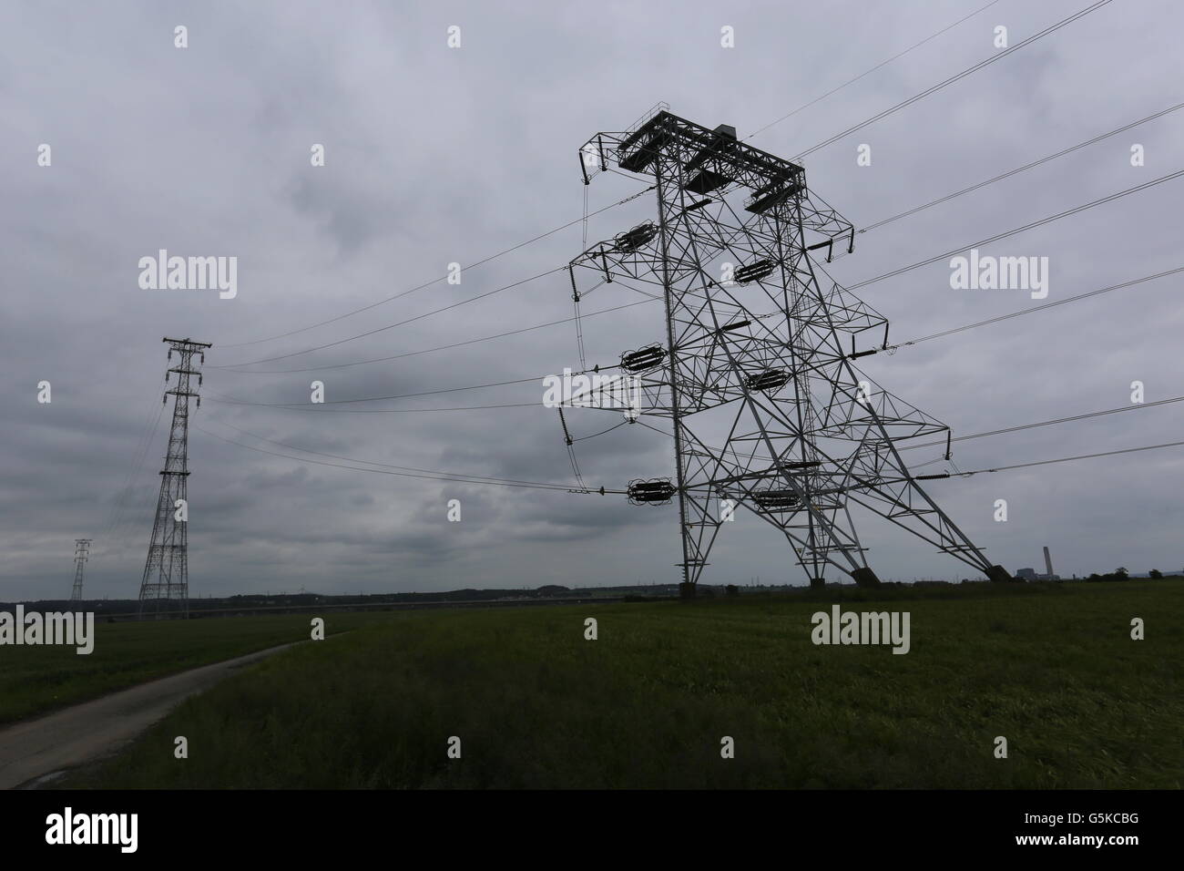 Pylons of the 400kV Forth Crossing the tallest electricity pylons in ...