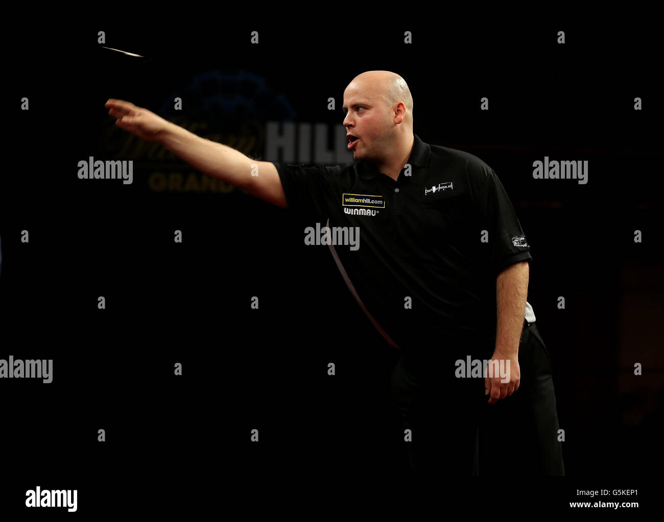 Darts - Grand Slam of Darts - Wolverhampton Civic Hall Stock Photo - Alamy