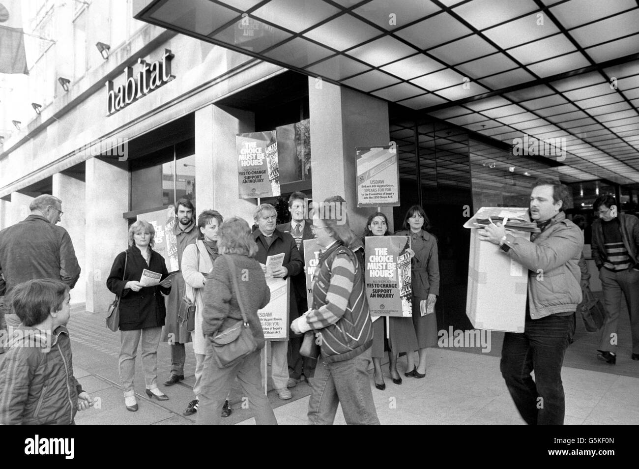 British protest crowd hi-res stock photography and images - Alamy