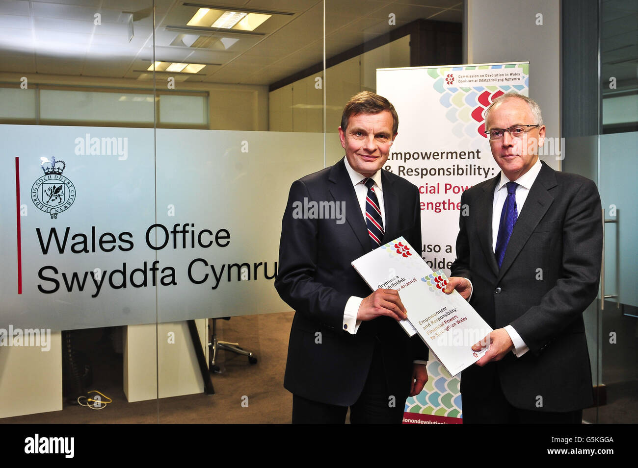 Hands david jones mp hi-res stock photography and images - Alamy