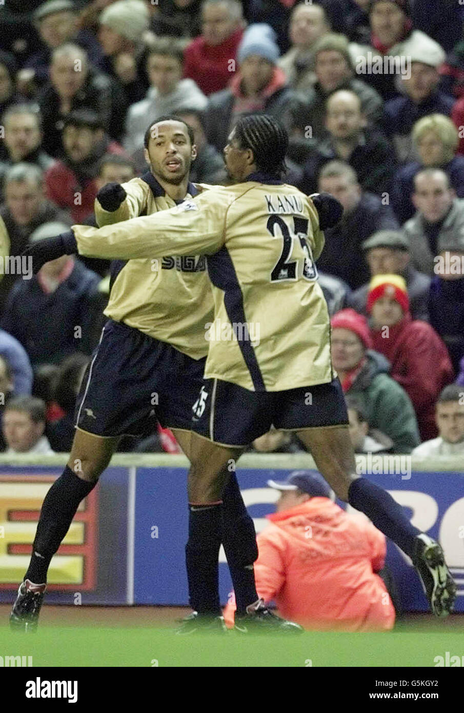 Arsenals kanu celebrates hi-res stock photography and images - Alamy