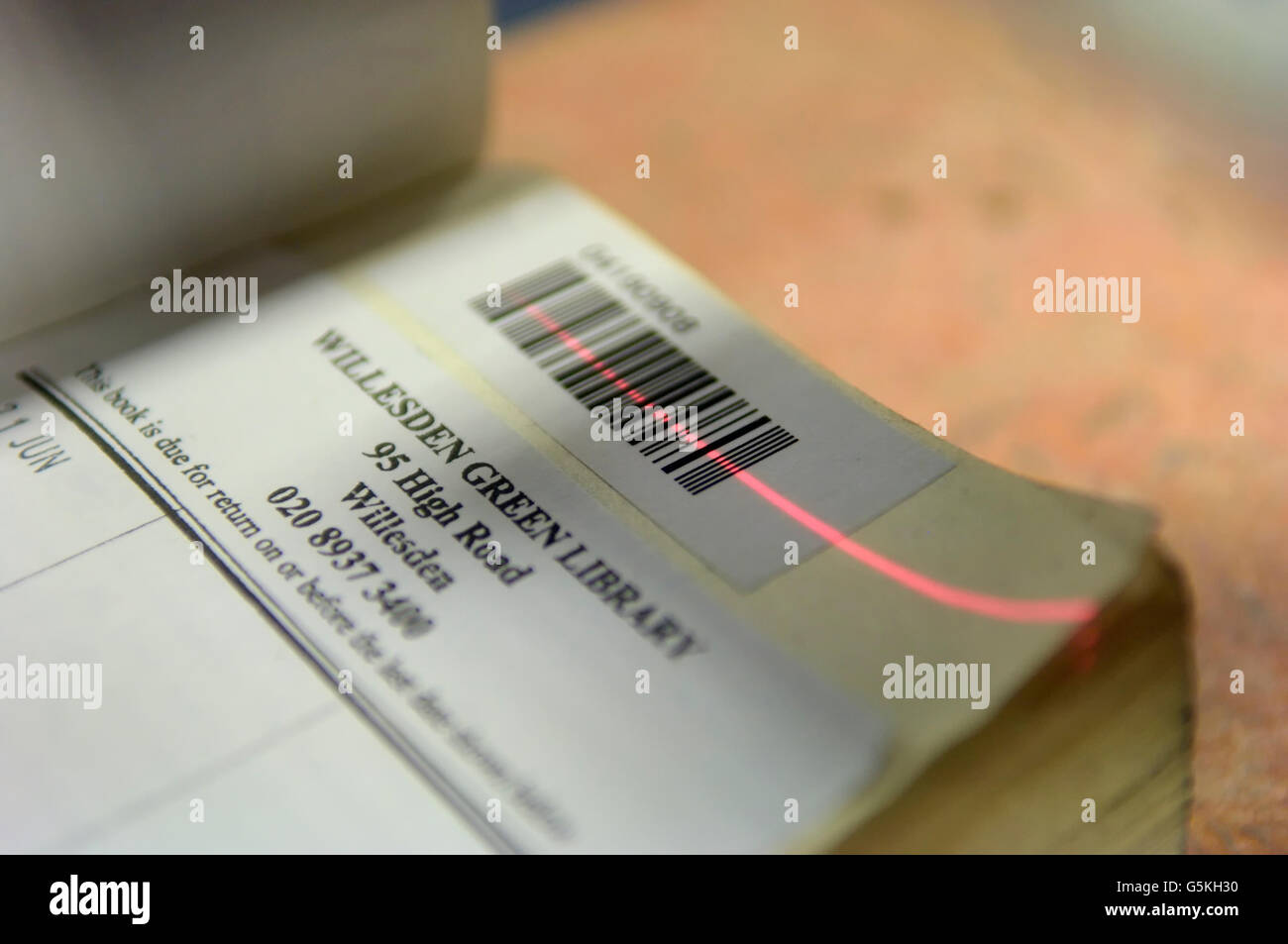 Book libraries scanning hi-res stock photography and images - Alamy