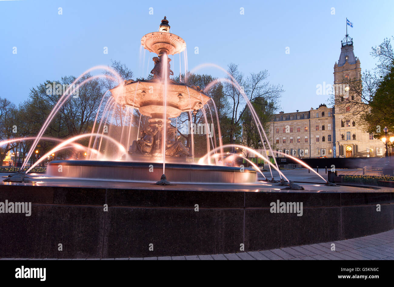 Fountain old quebec fountain hi-res stock photography and images - Alamy