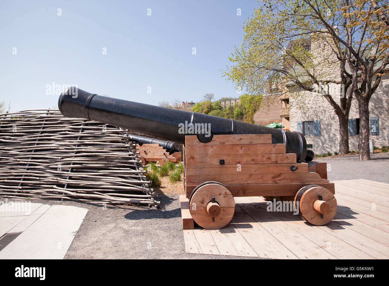 Quebec colonial architecture hi-res stock photography and images - Alamy