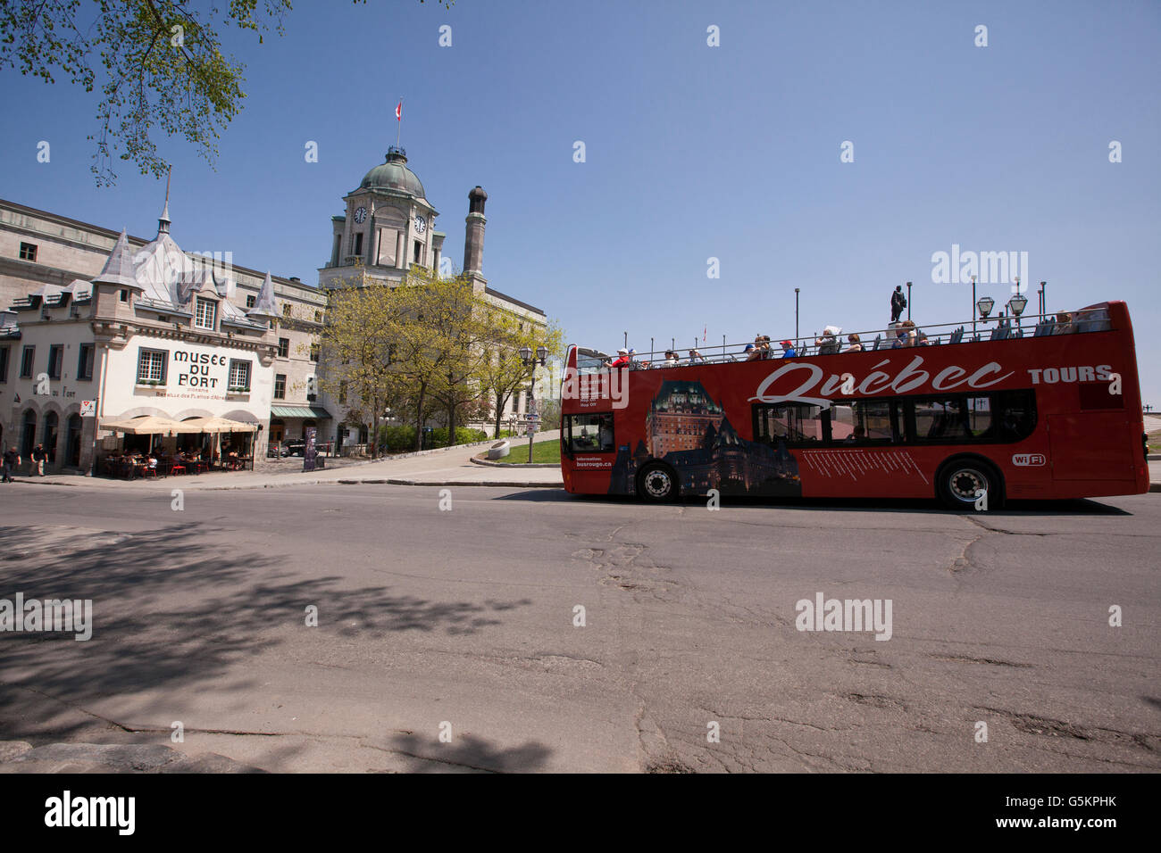 Quebec city tourist bus hi-res stock photography and images - Alamy