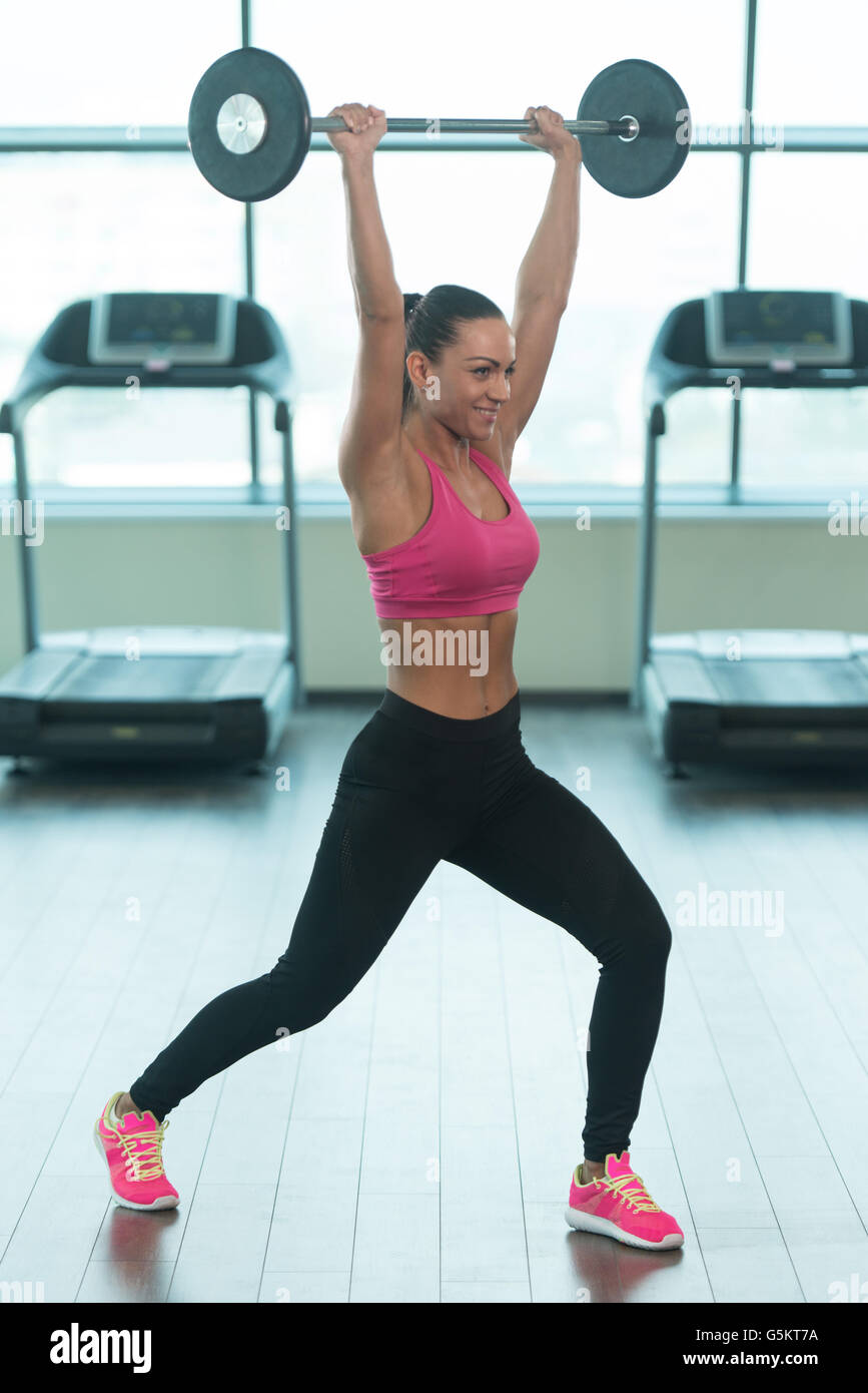 Gym shoulder exercise hi-res stock photography and images - Alamy