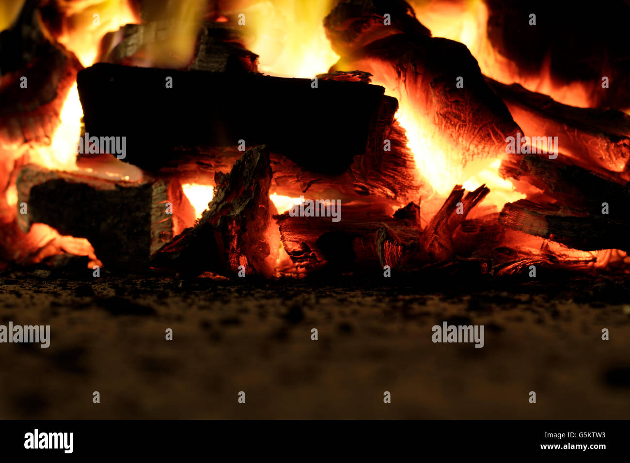 Flames coal fire hi-res stock photography and images - Alamy