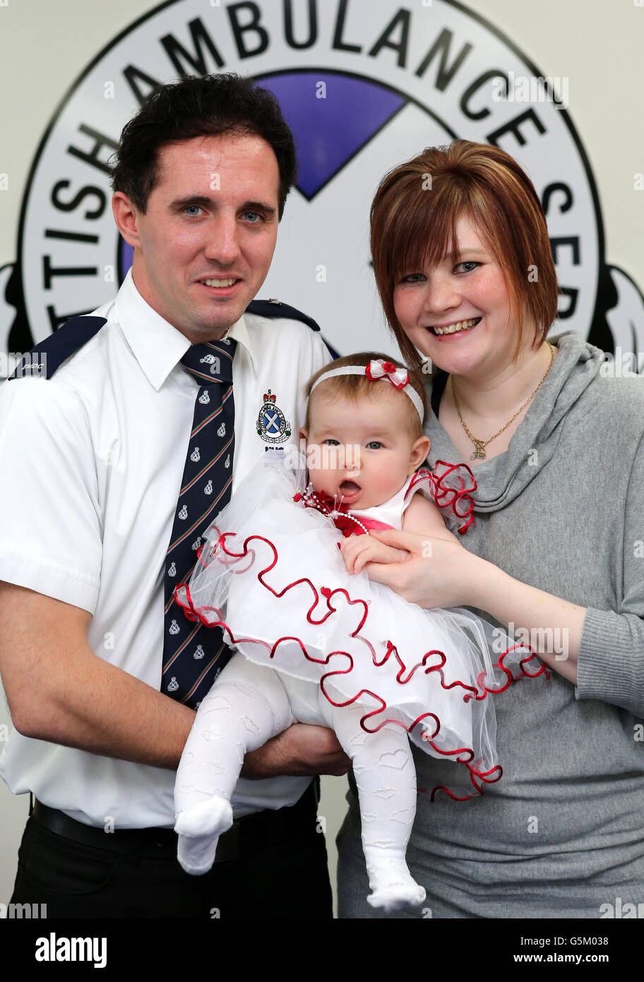 Lindsay Murray takes baby Olivia to meet Scottish Ambulance Service ...