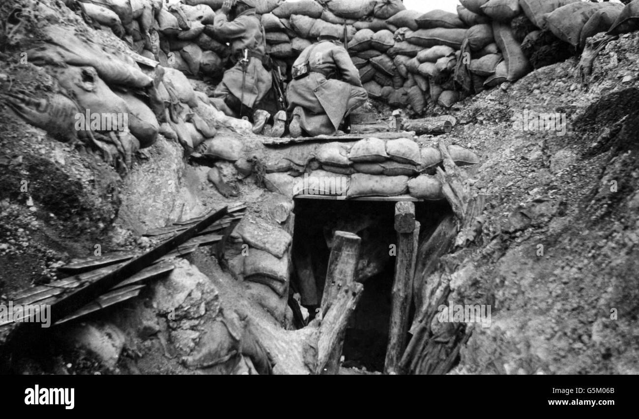 Ww1 world war one french army troops trench barracks underground hi-res ...