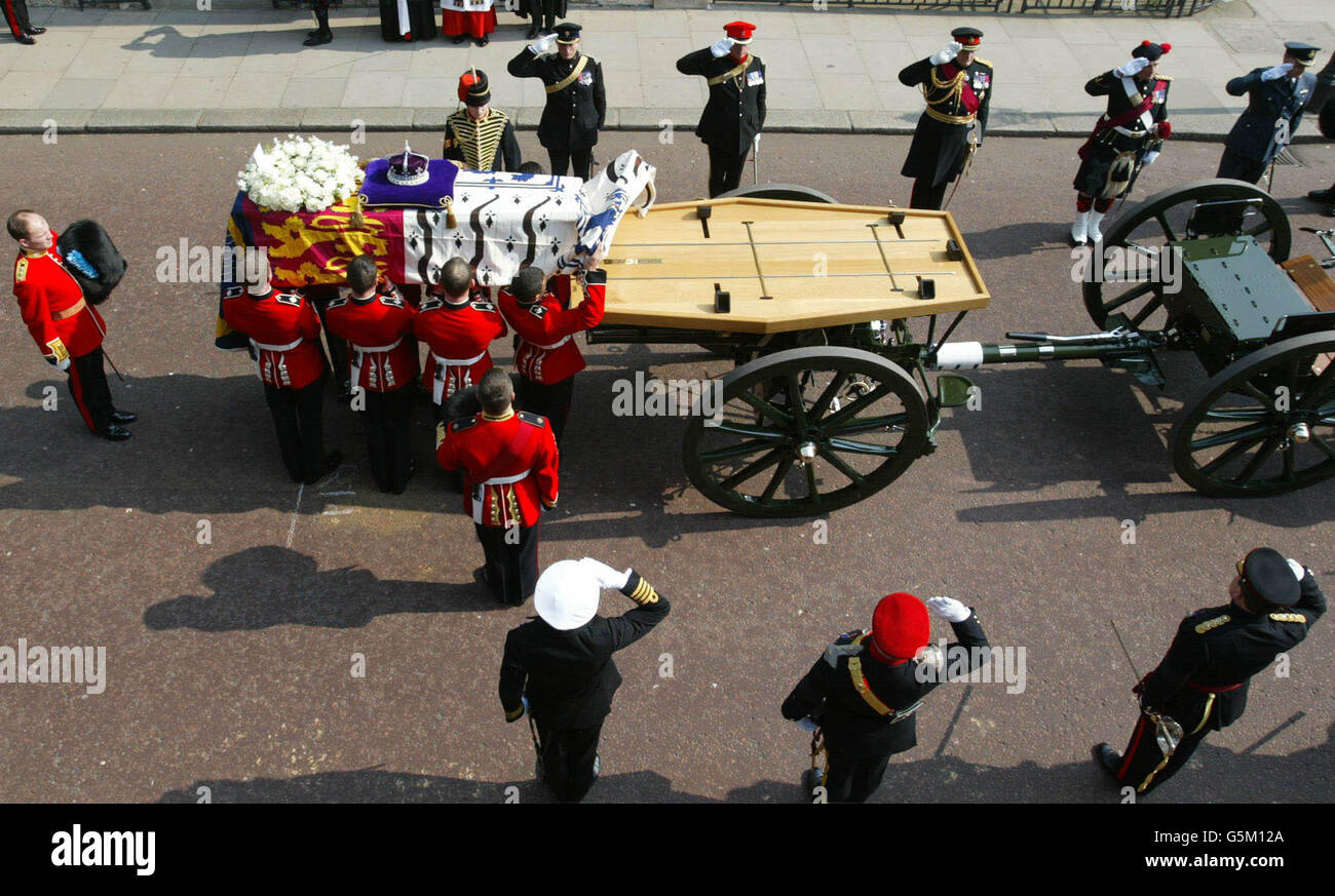 Queen Mother Death Procession High Resolution Stock Photography and ...
