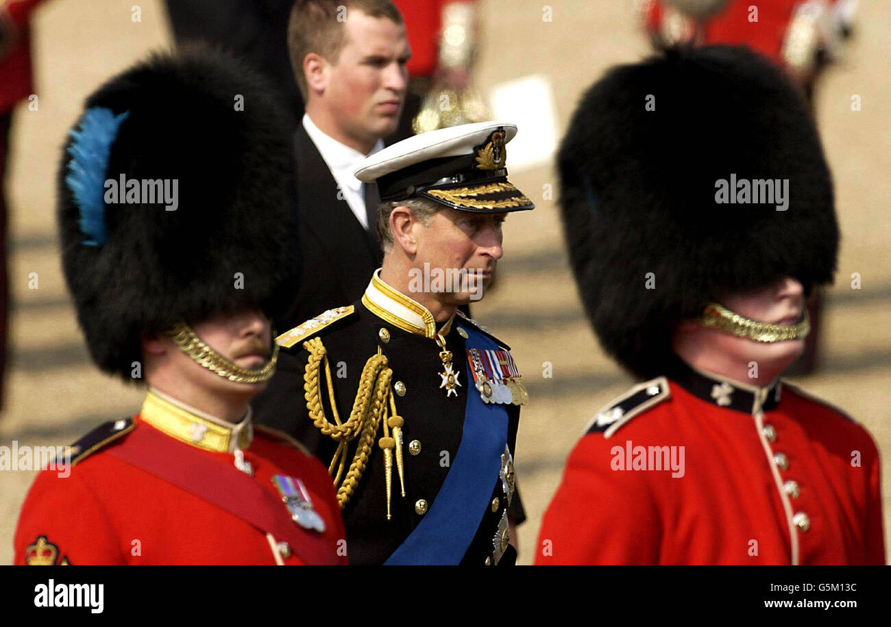 Queen Mother death procession Stock Photo - Alamy