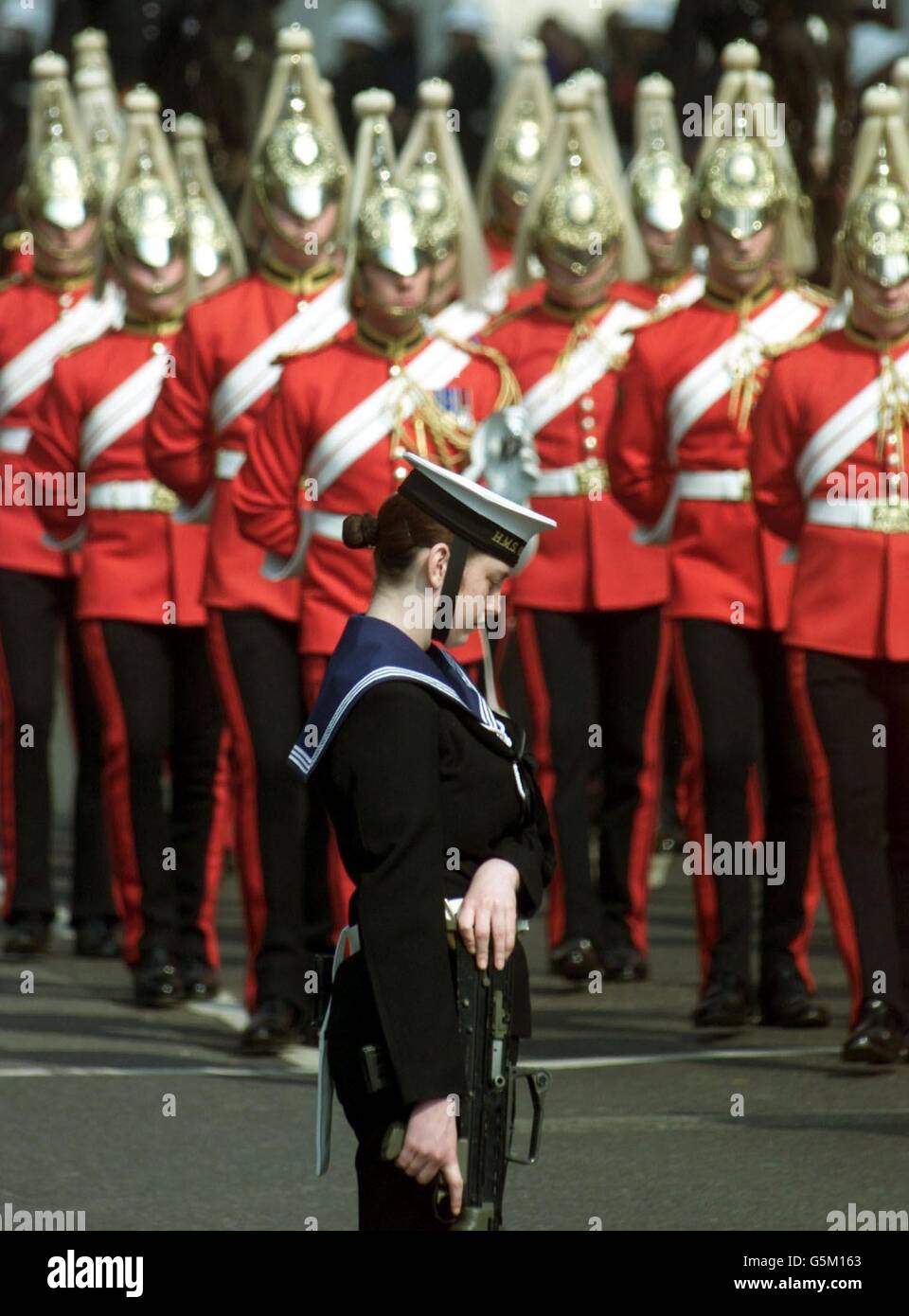 Queen Mother death procession Stock Photo - Alamy