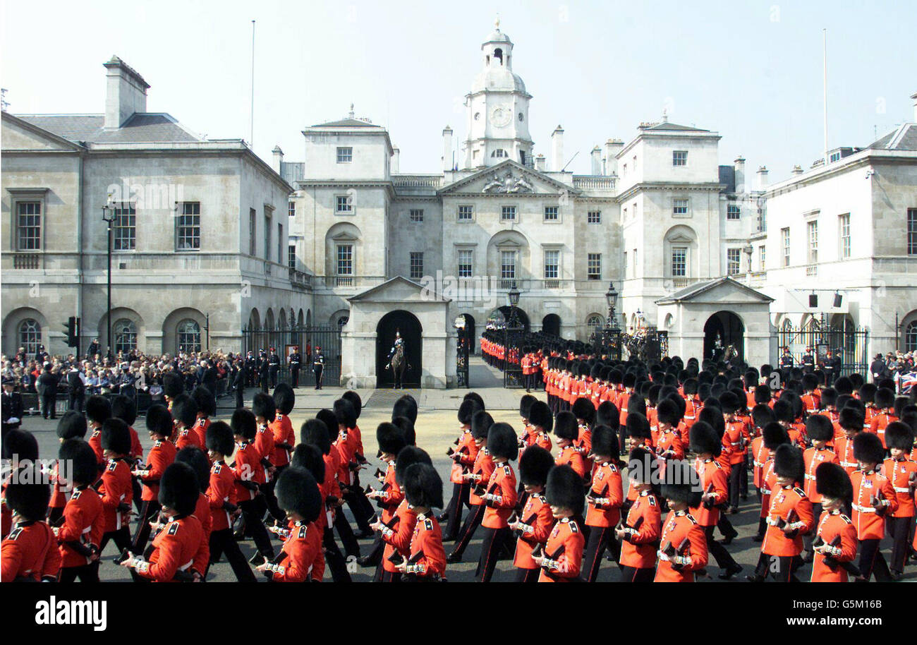 Queen mothers death procession hi-res stock photography and images - Alamy