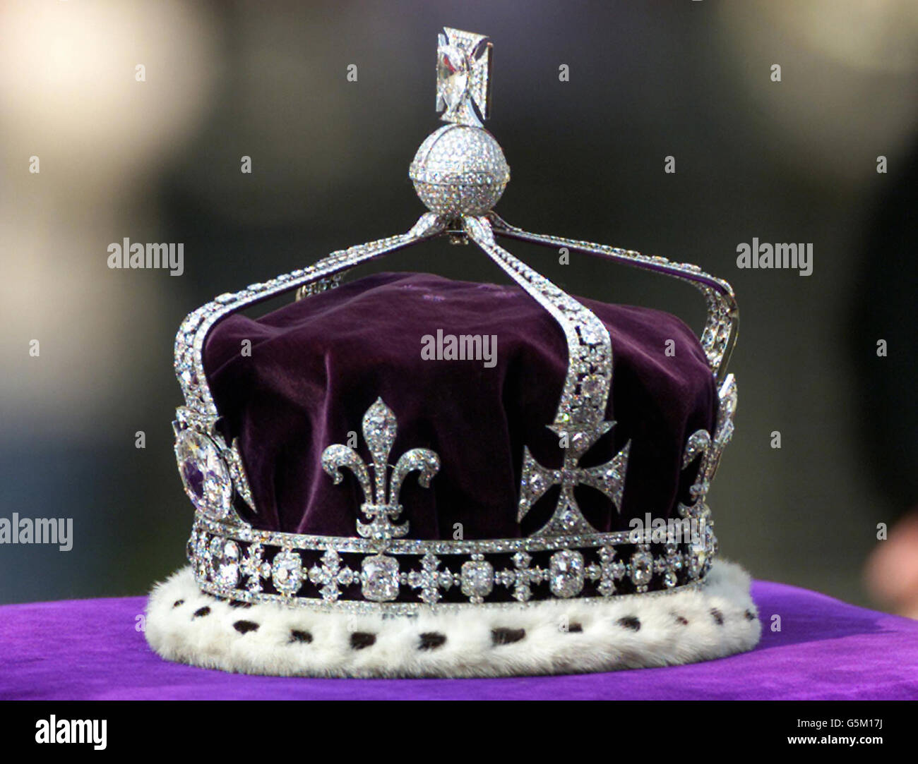 The coronation crown of the Queen Mother sits on top of her coffin ...