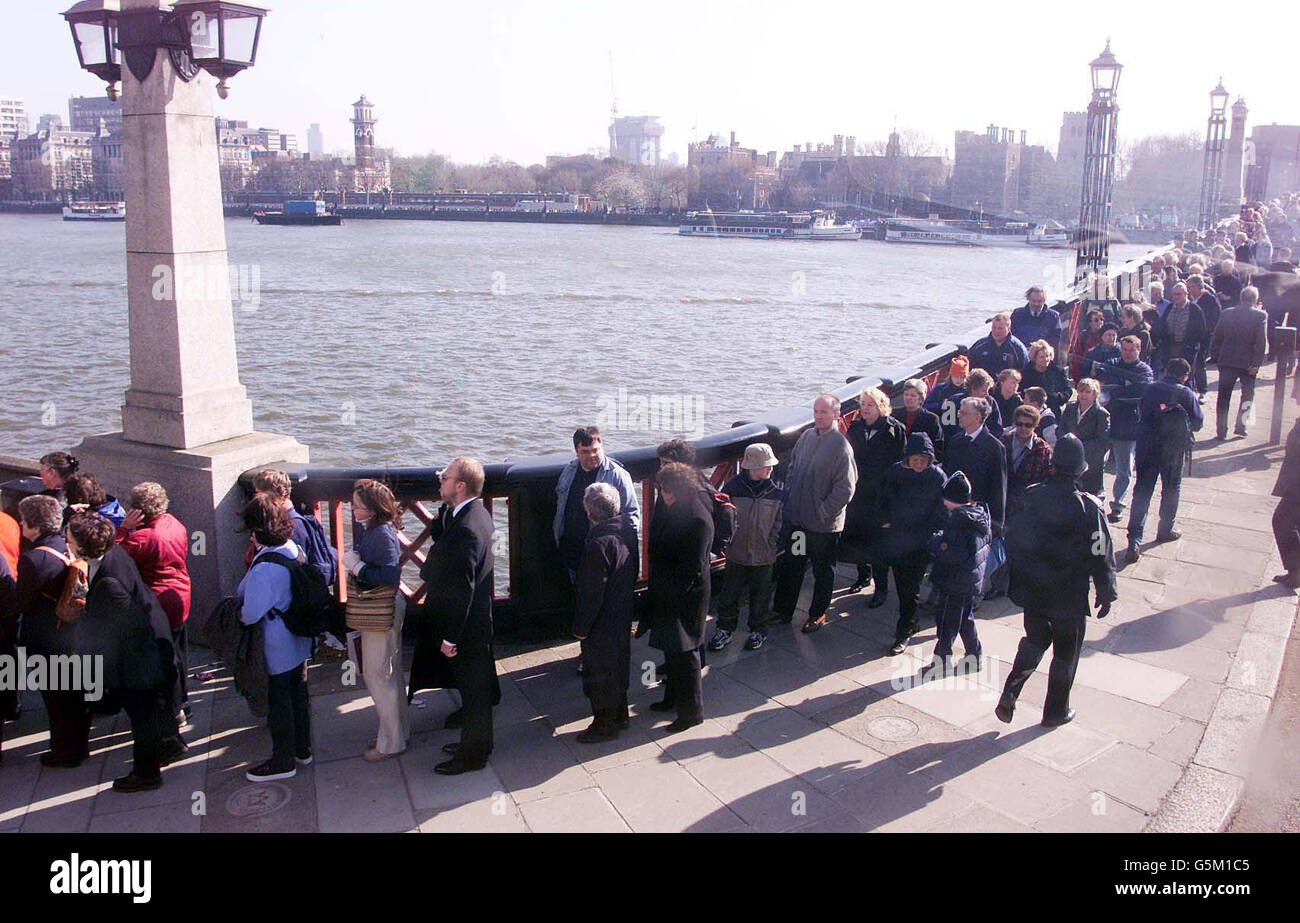 Queen funeral pageantry hi-res stock photography and images - Alamy