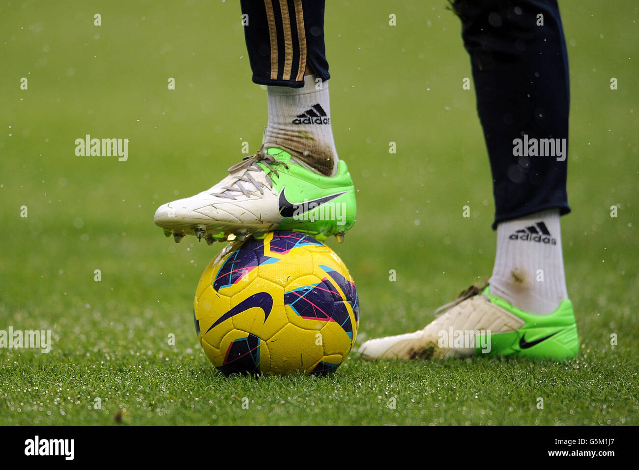 Controlling bridge hi-res stock photography and images - Alamy