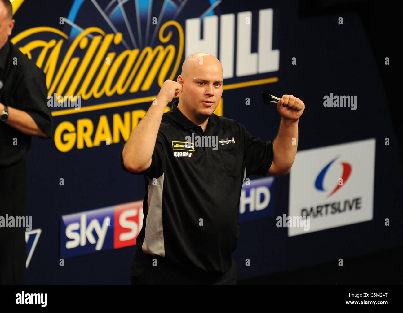 Darts - Grand Slam of Darts - Wolverhampton Civic Hall Stock Photo - Alamy
