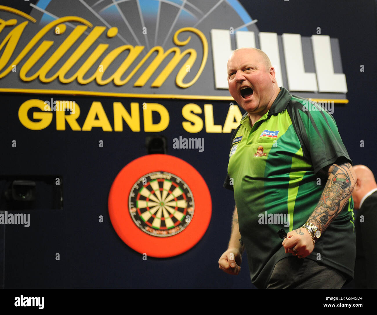 Darts - Grand Slam of Darts - Wolverhampton Civic Hall Stock Photo - Alamy
