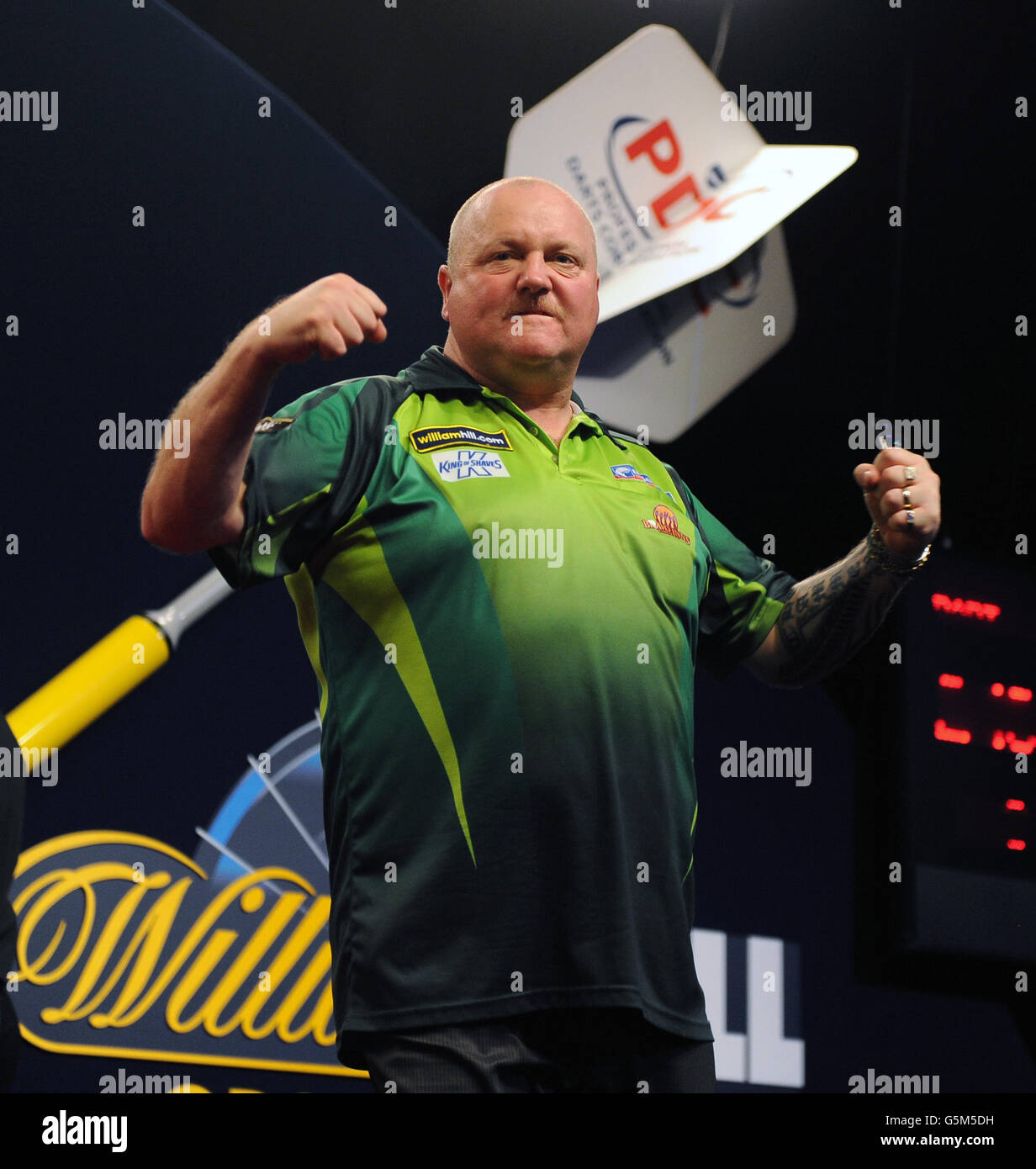 Darts - Grand Slam of Darts - Wolverhampton Civic Hall Stock Photo - Alamy
