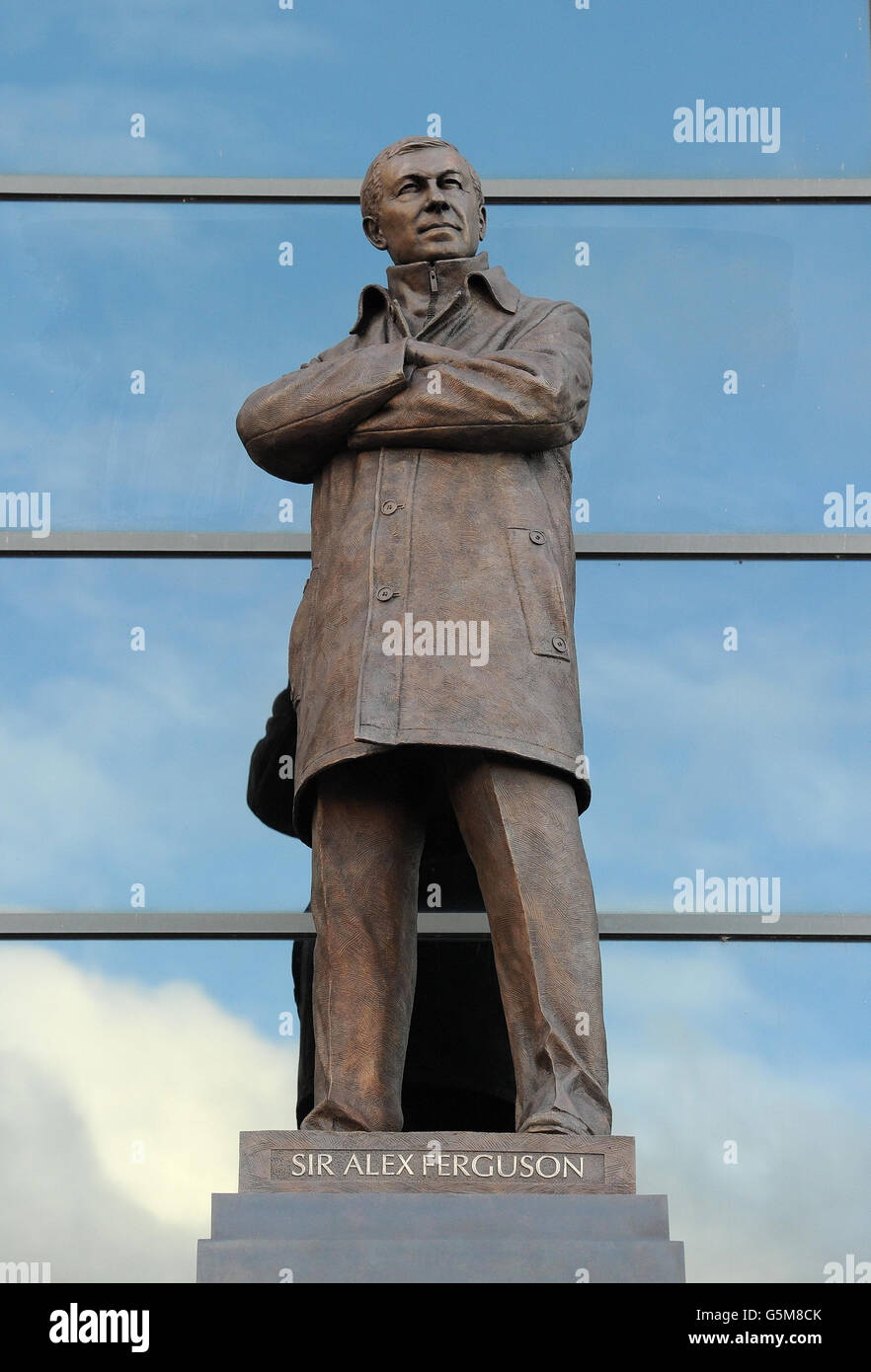 Sir alex ferguson statue unveiled hi-res stock photography and images ...