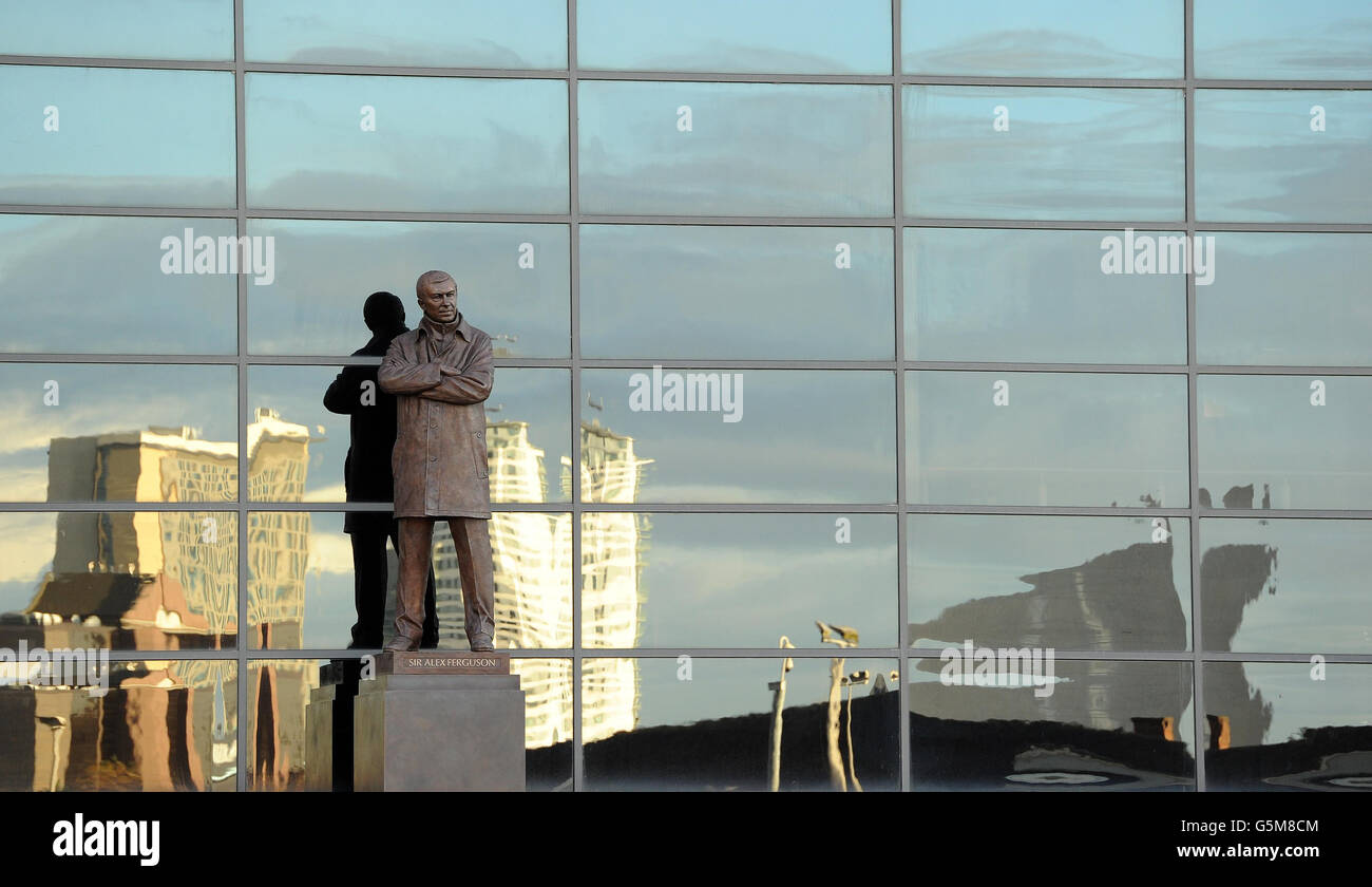 Sir alex ferguson statue unveiled hi-res stock photography and images ...