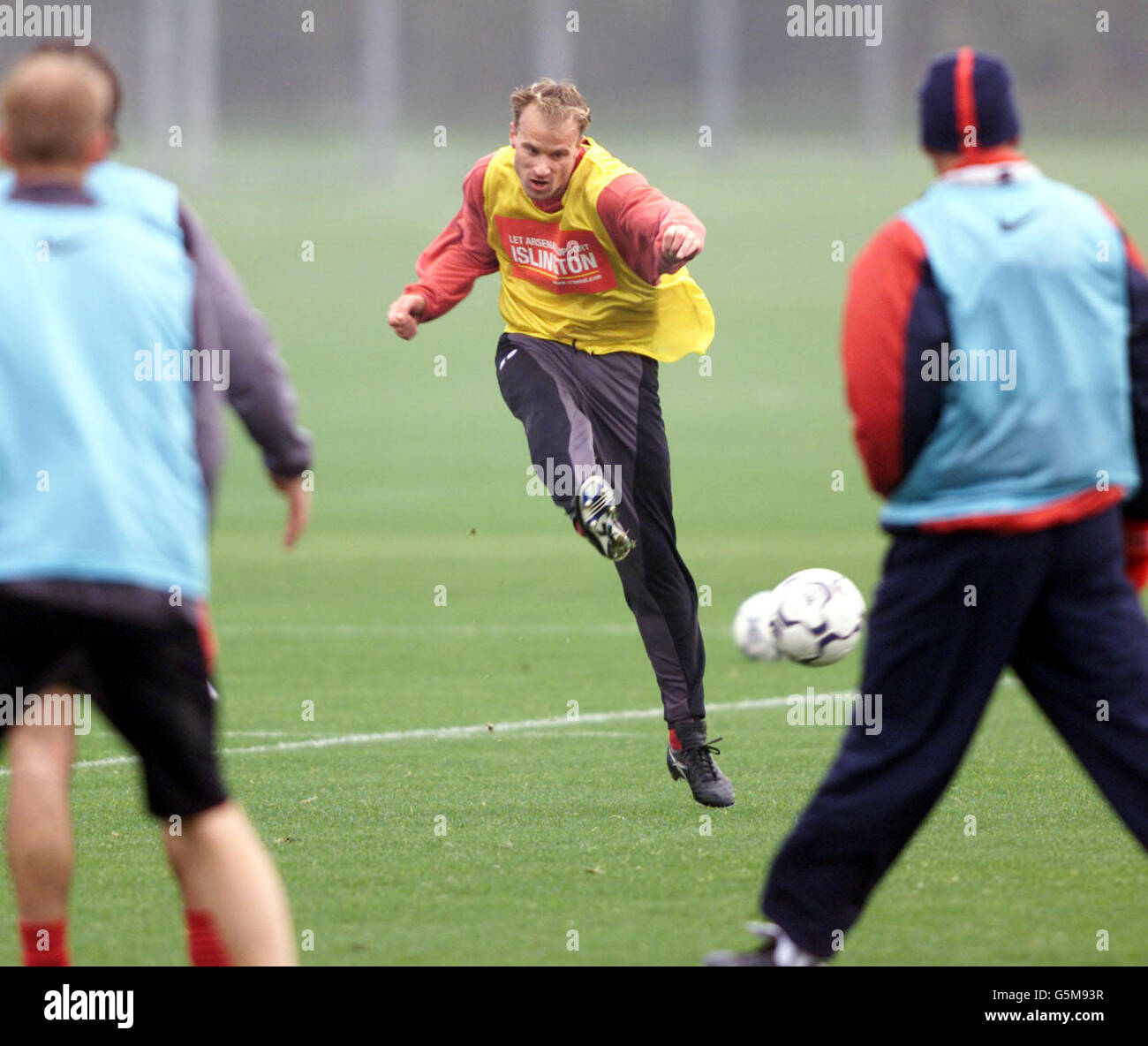 Sport football training dennis bergkamp hi-res stock photography and ...