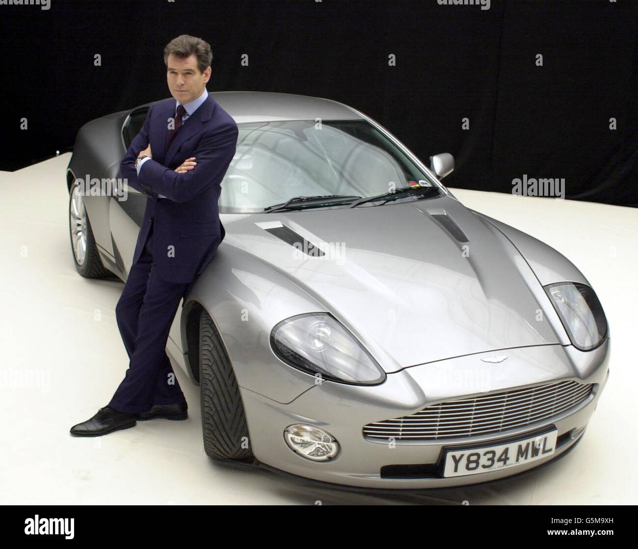 Pierce brosnan and bond and car hi-res stock photography and images - Alamy
