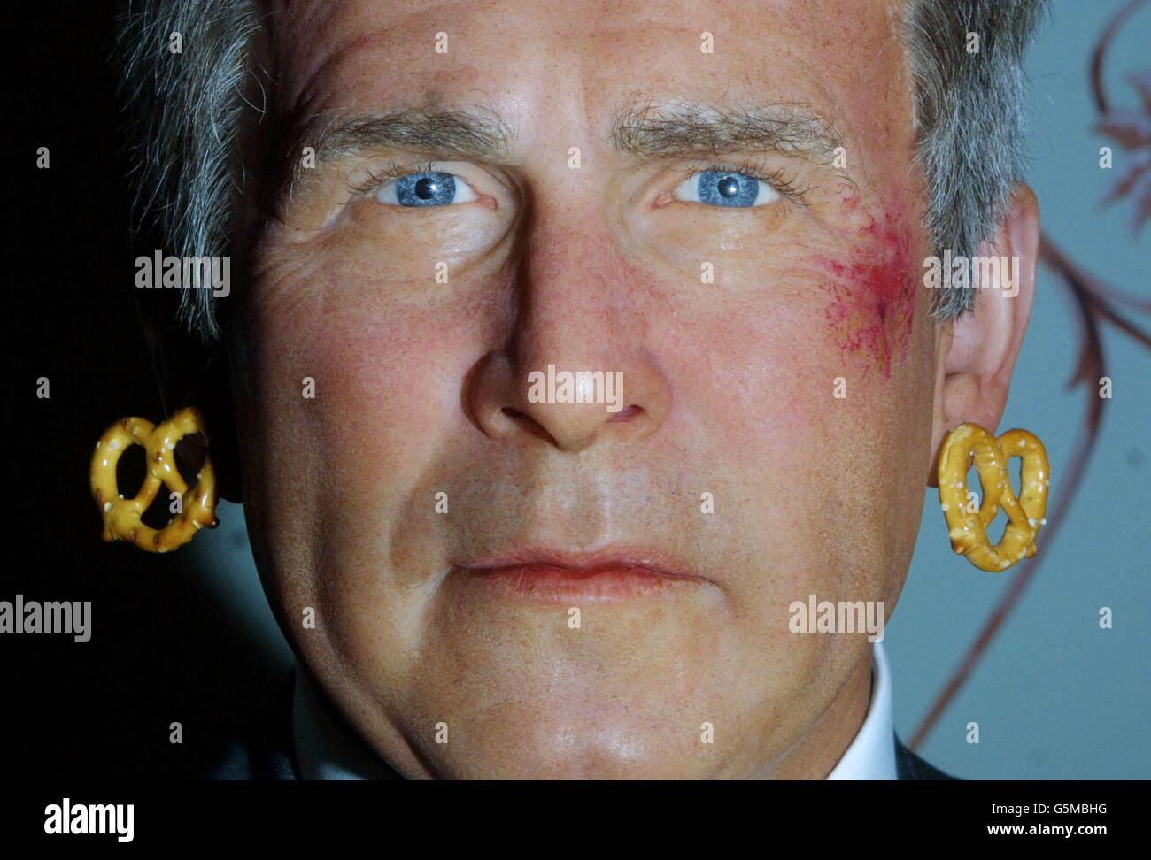 President bush head shot hi-res stock photography and images - Alamy