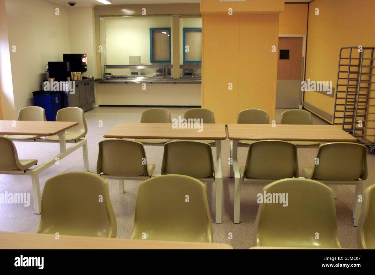 Asylum seekers unveiled hi-res stock photography and images - Alamy