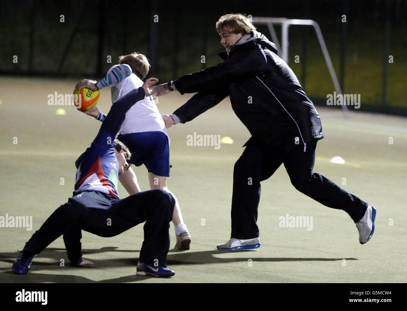 Children playing rugby union hi-res stock photography and images - Alamy
