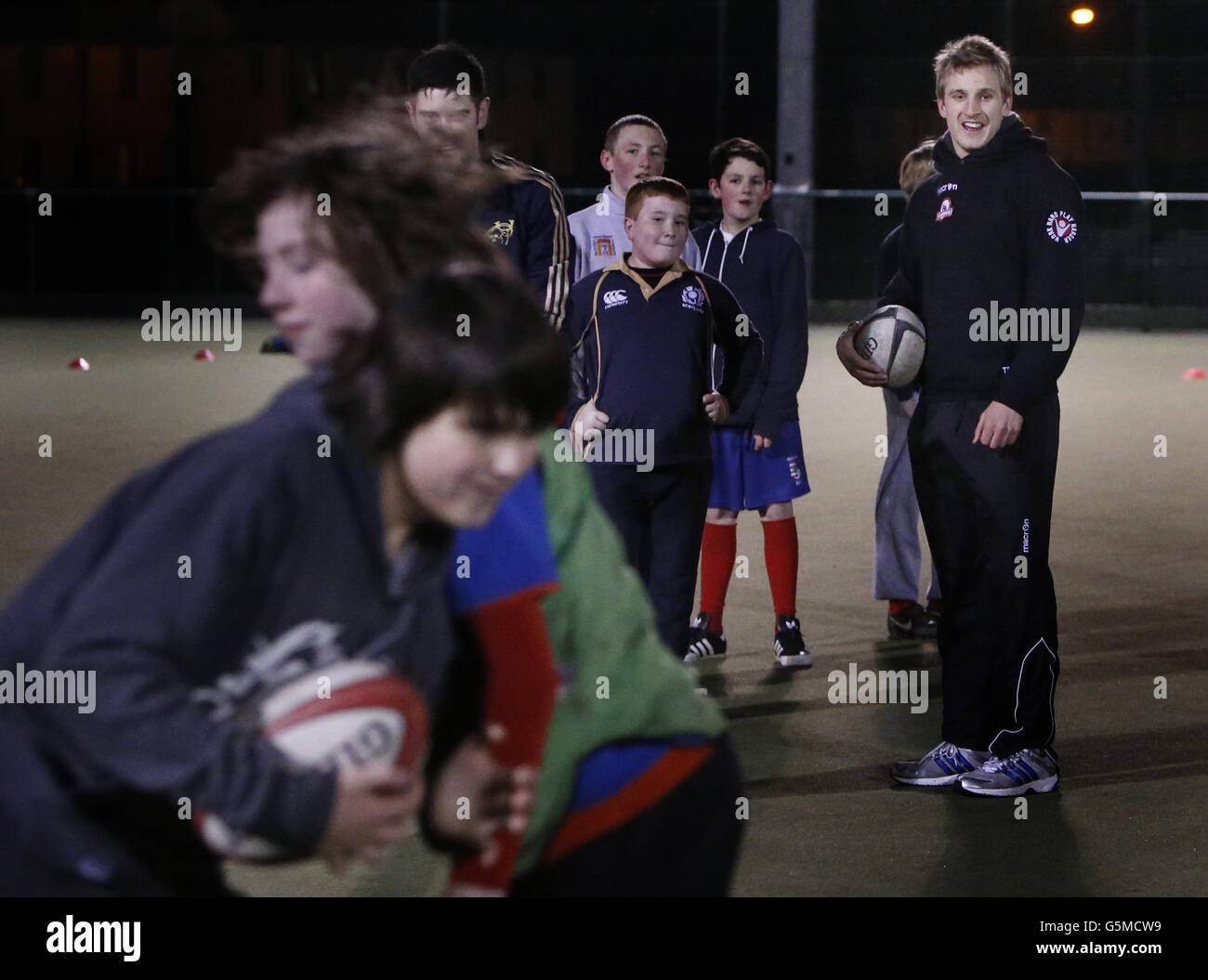 Children playing rugby union hi-res stock photography and images - Alamy