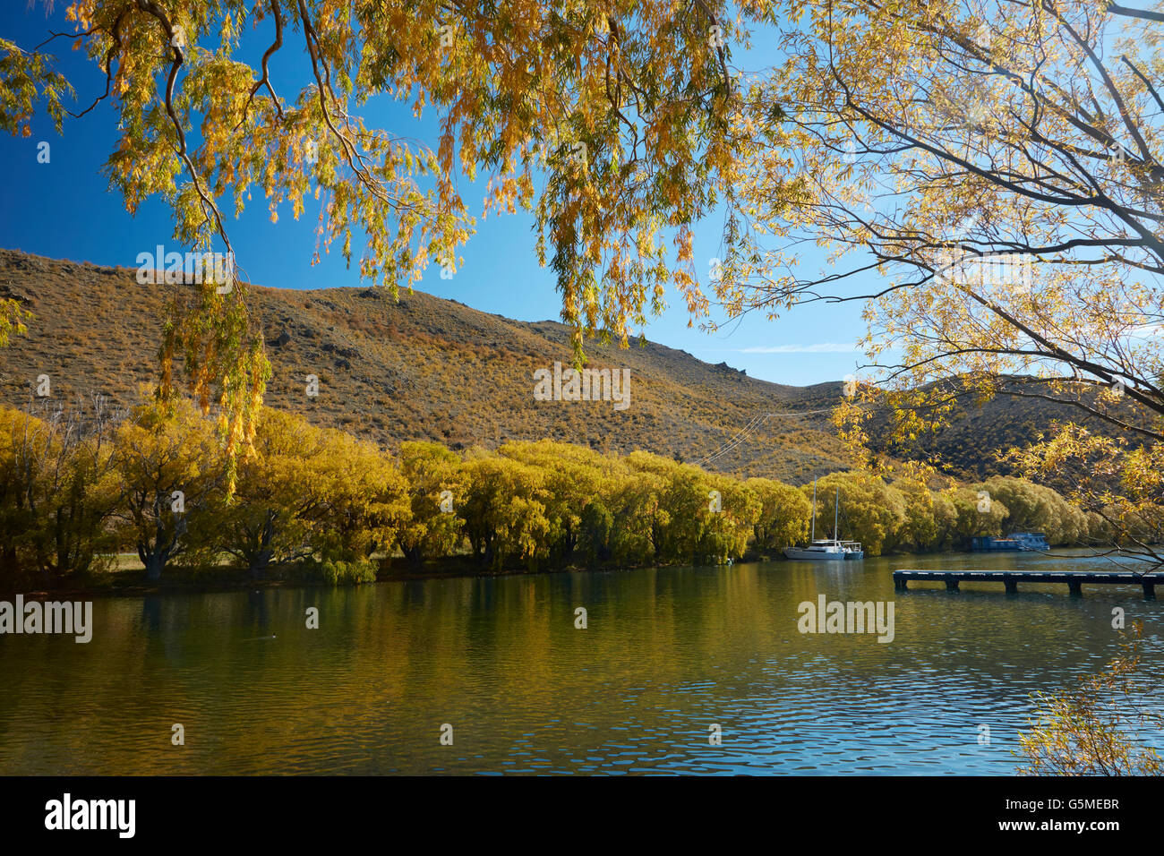 Sailors Cutting in autumn, Lake Benmore, Waitaki Valley, North Otago ...