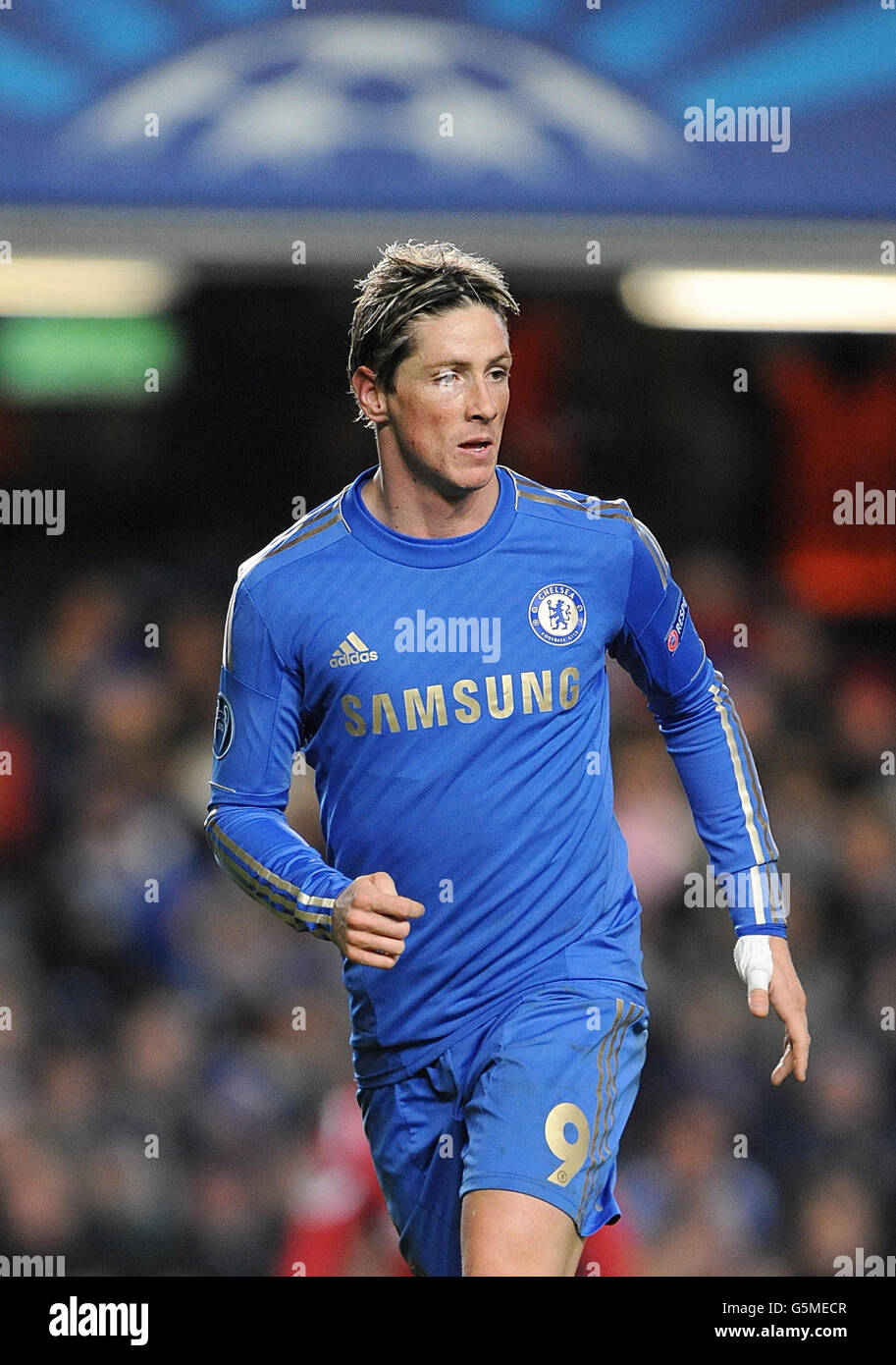 Fernando torres sign chelsea hi-res stock photography and images - Alamy