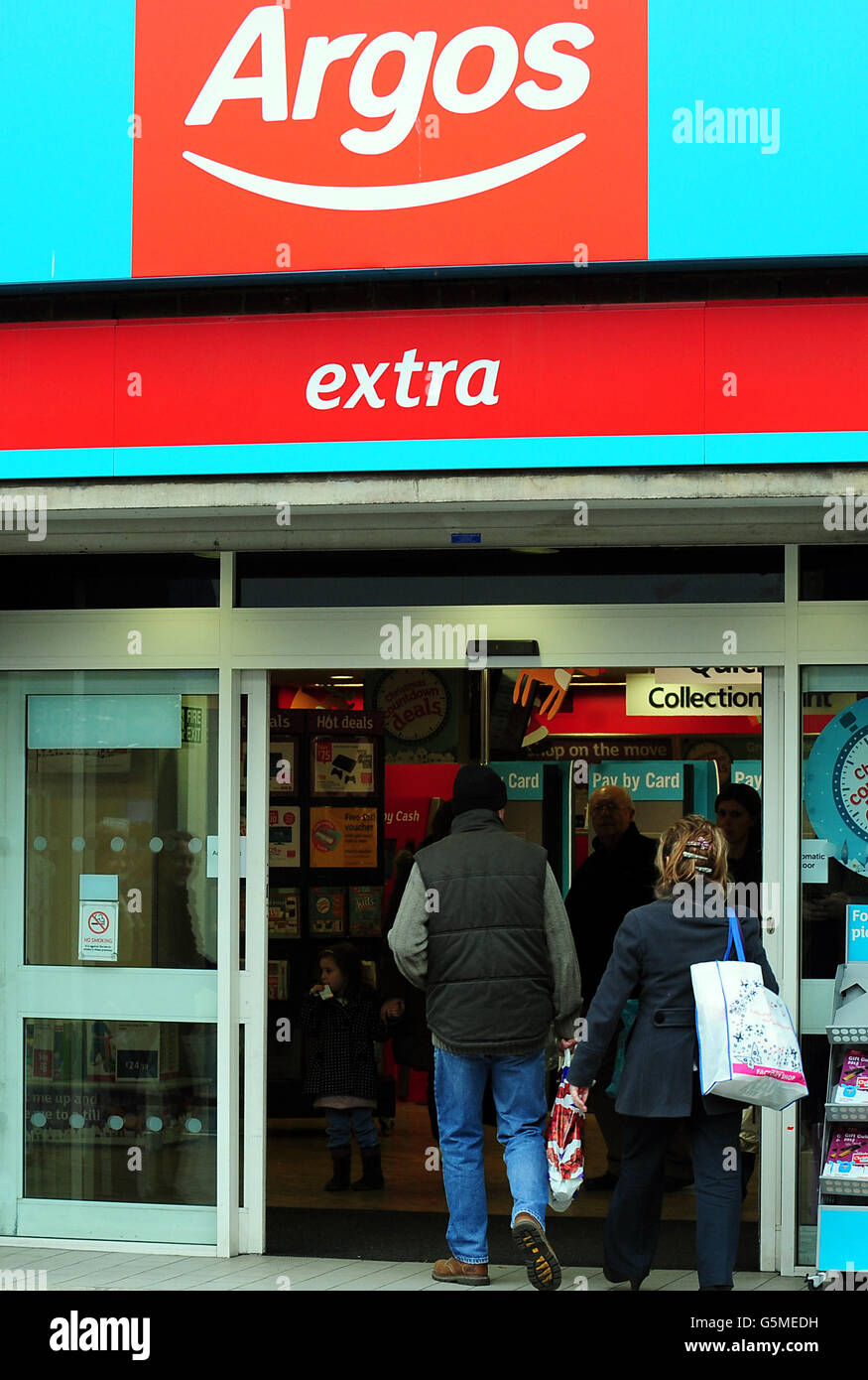 News consumer argos hi-res stock photography and images - Alamy