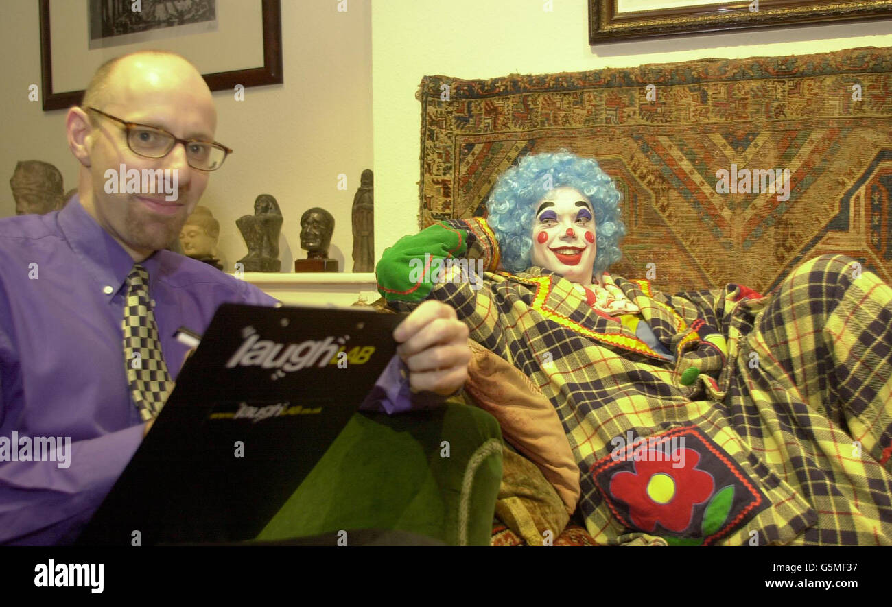 Freud couch museum hi-res stock photography and images - Alamy