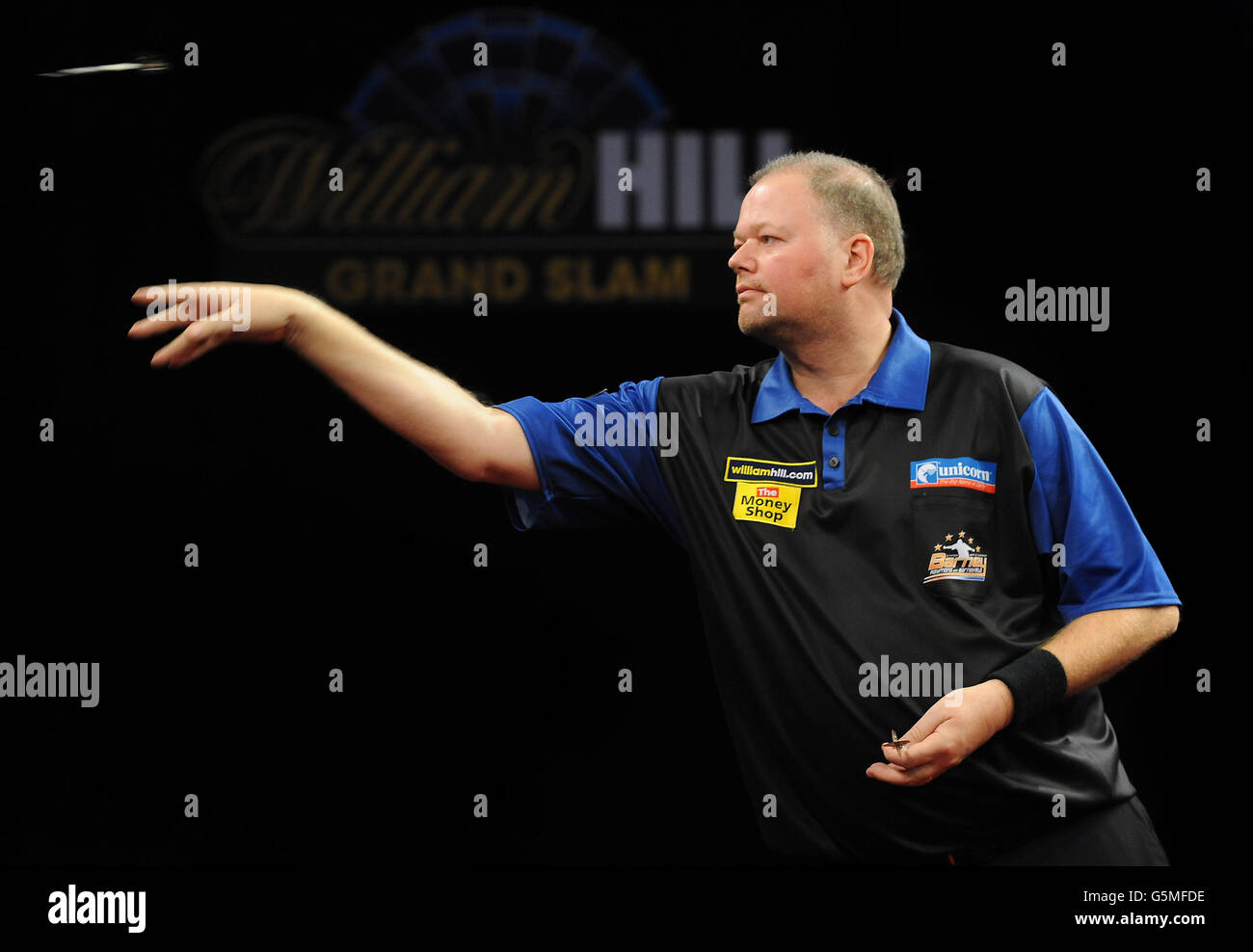 Darts - Grand Slam of Darts - Wolverhampton Civic Hall Stock Photo - Alamy