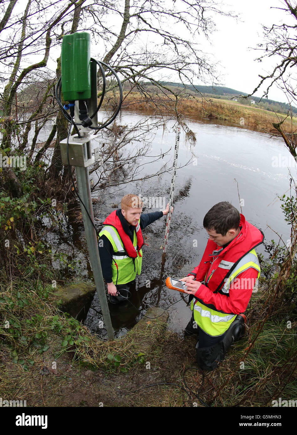 Hydrologists hi-res stock photography and images - Alamy
