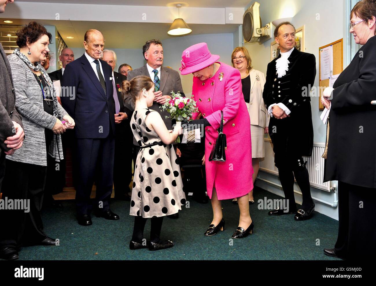 Her royal highness queen elizabeth ii hi-res stock photography and ...
