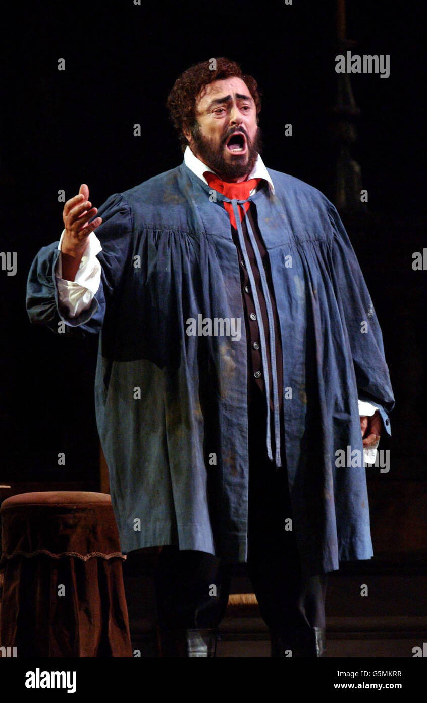 Italian tenor Luciano Pavarotti in the role of Cavaradossi rehearses ...