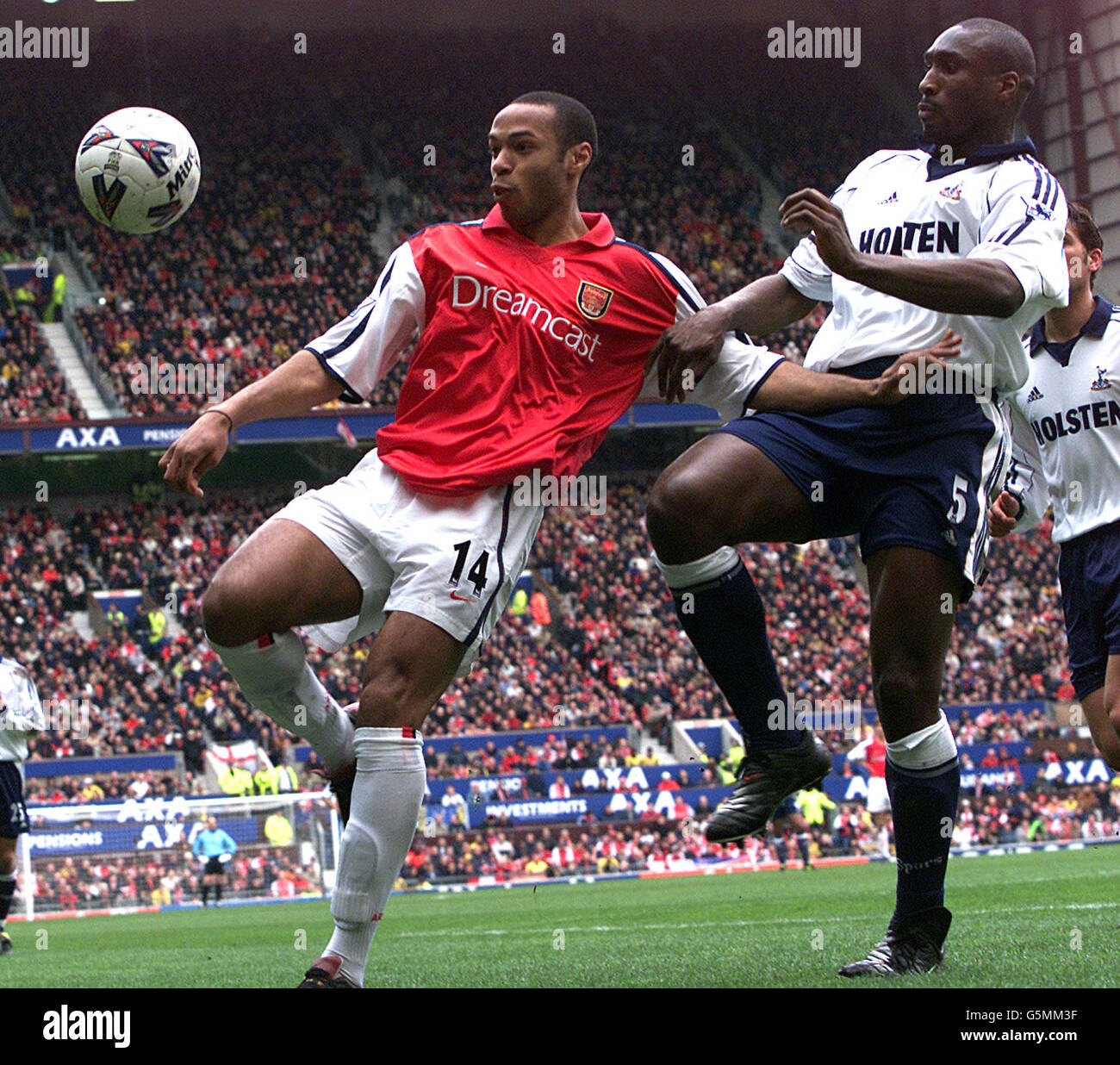 FOOTBALL ARSENALS THIERRY HENRY Stock Photo - Alamy