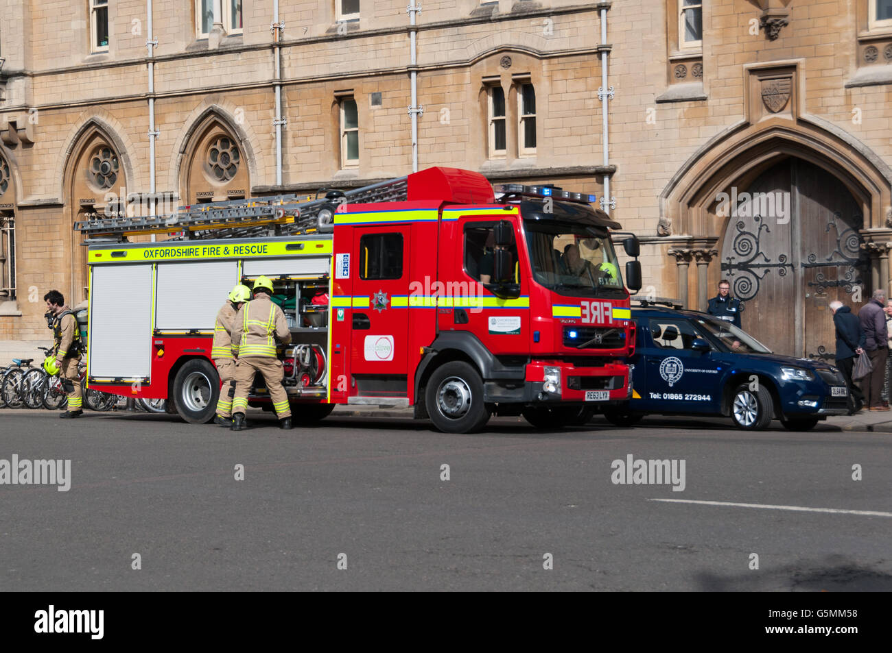 Fire engine truck in Oxford, United Kingdom Stock Photo - Alamy