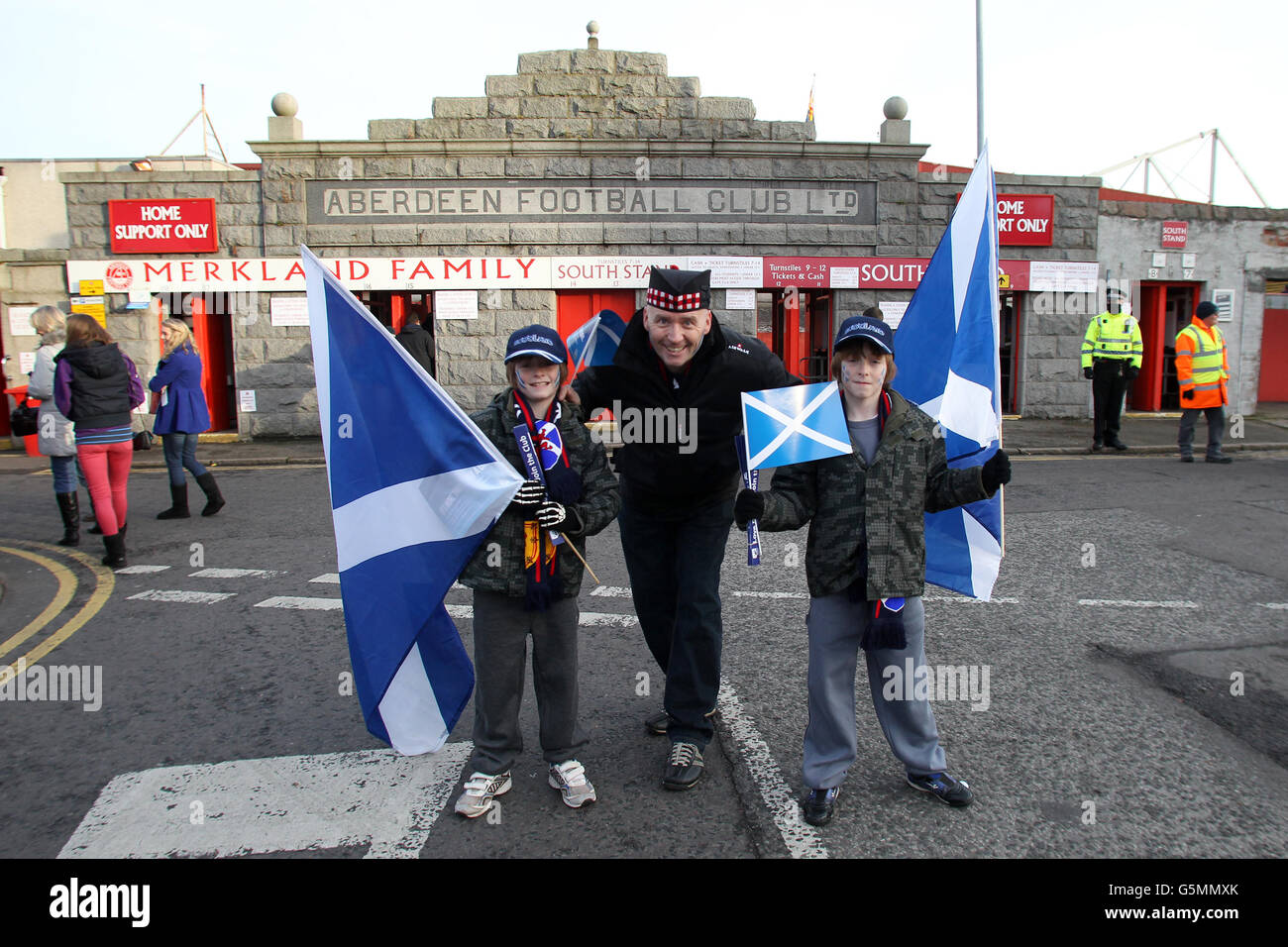 General view turnstiles flags flag hi-res stock photography and images ...