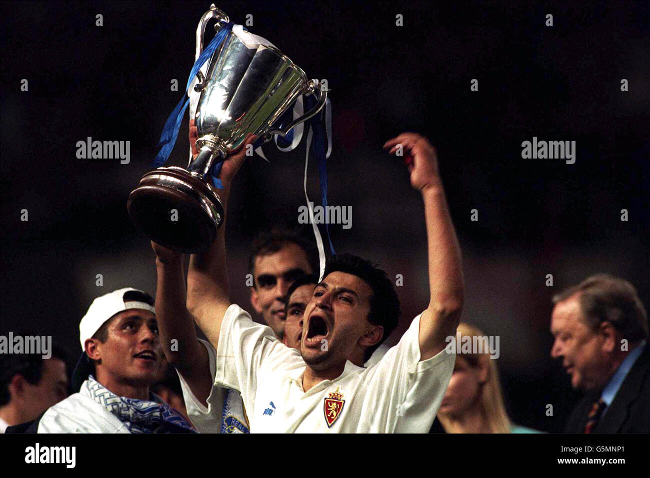 Nayim zaragoza arsenal hi-res stock photography and images - Alamy