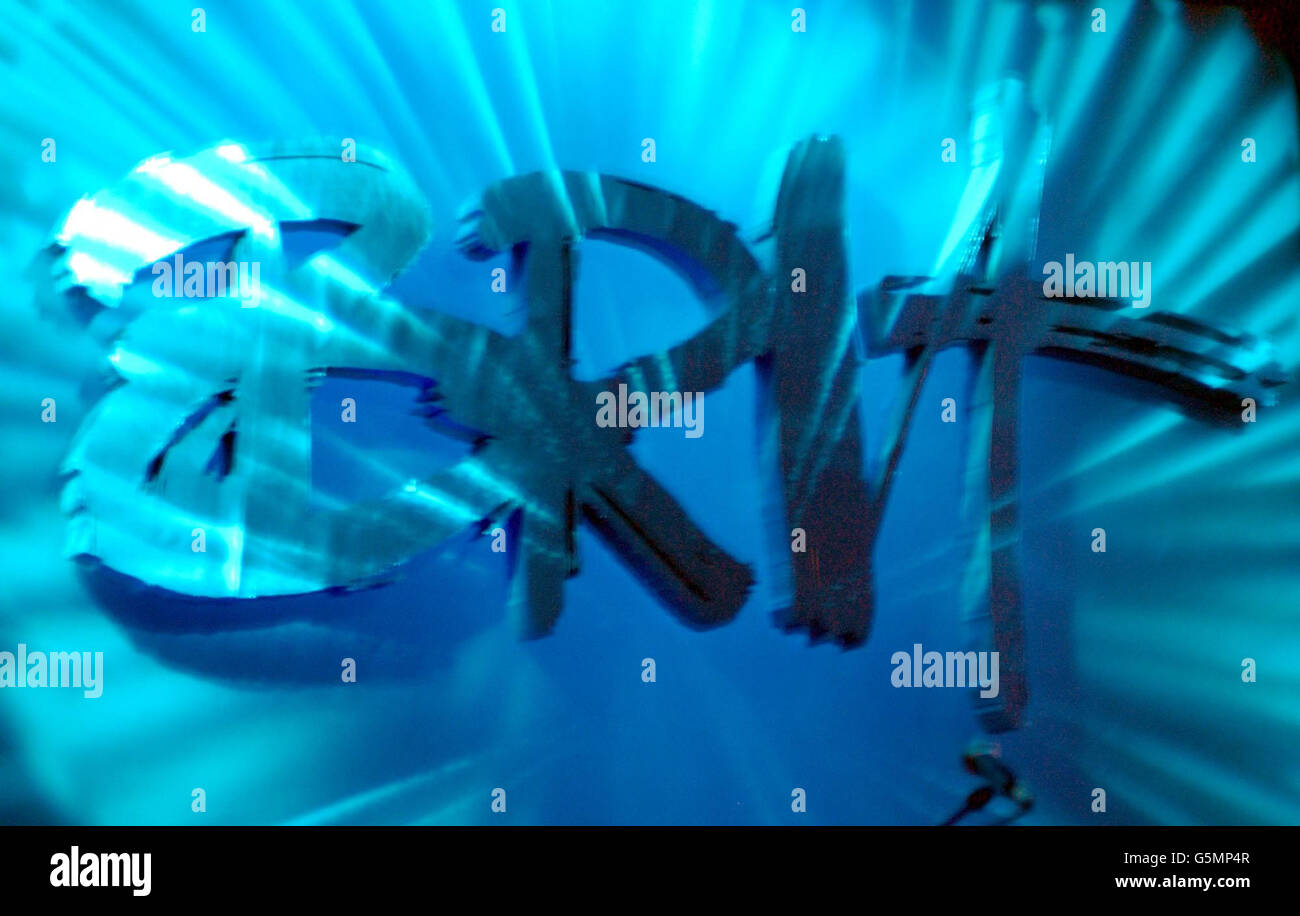 2002 sign hi-res stock photography and images - Alamy