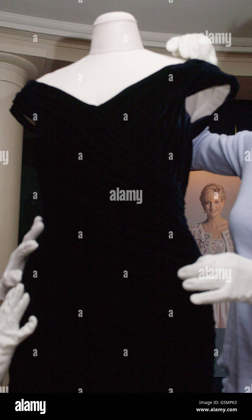 Victor Edelstein ink blue silk velvet dress Stock Photo - Alamy