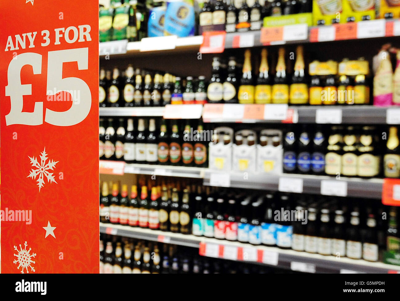 Special offers on alcoholic drinks at a supermarket, Burton On Trent ...