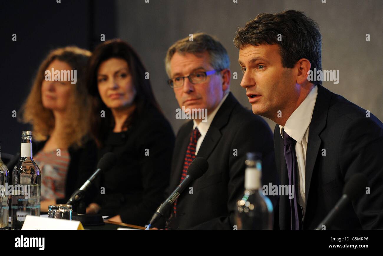 Mark Lewis (right), the lawyer who represented the Dowler family ...