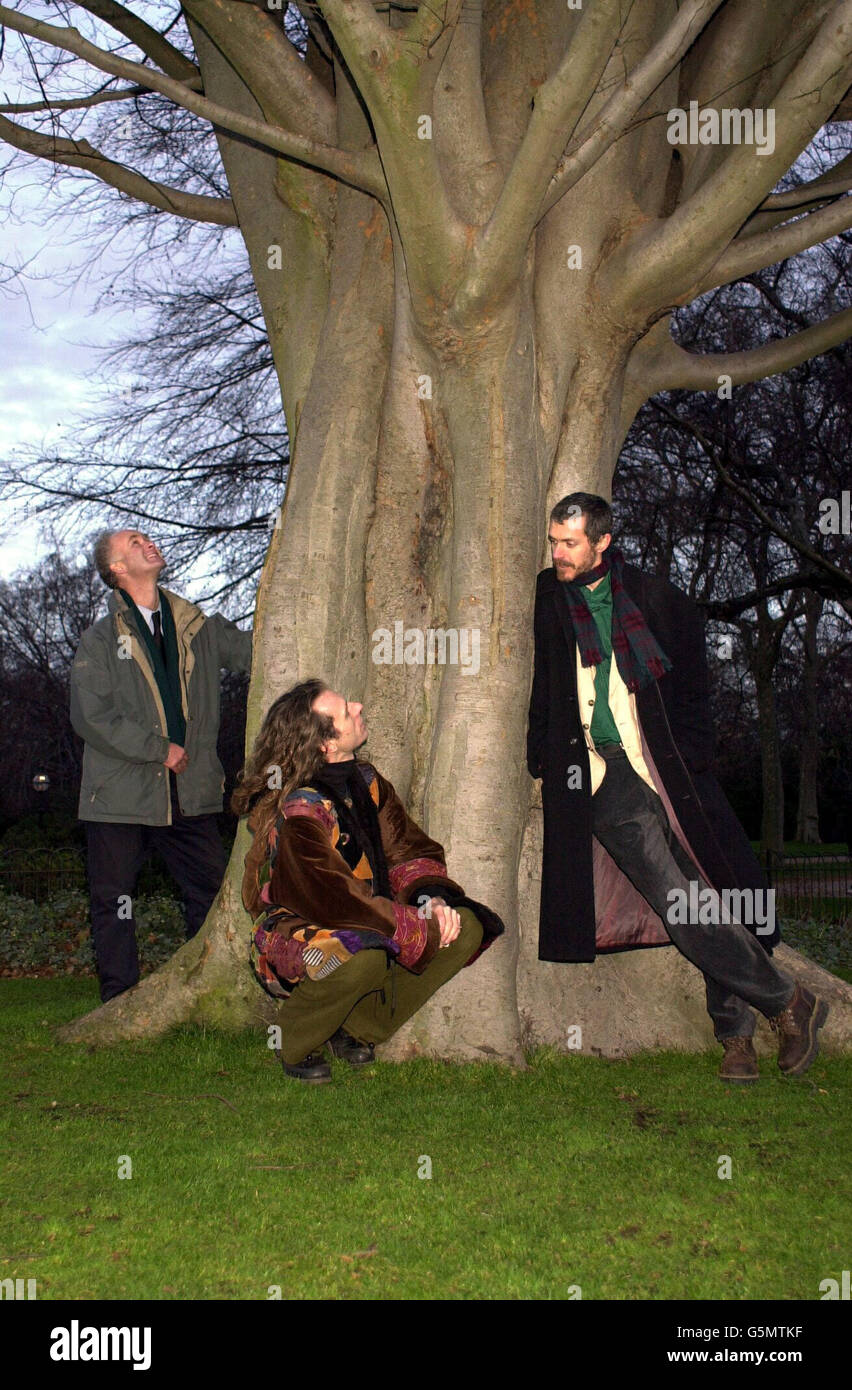 Tree hugging hippy hi-res stock photography and images - Alamy